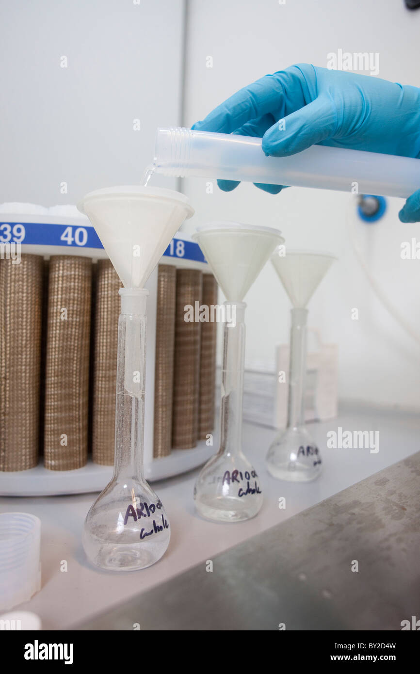 Lab benches hi-res stock photography and images - Alamy