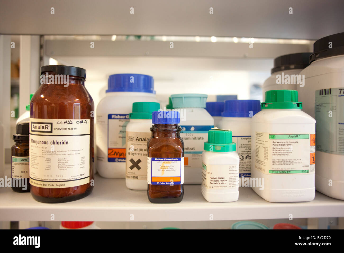 Lab benches hi-res stock photography and images - Alamy