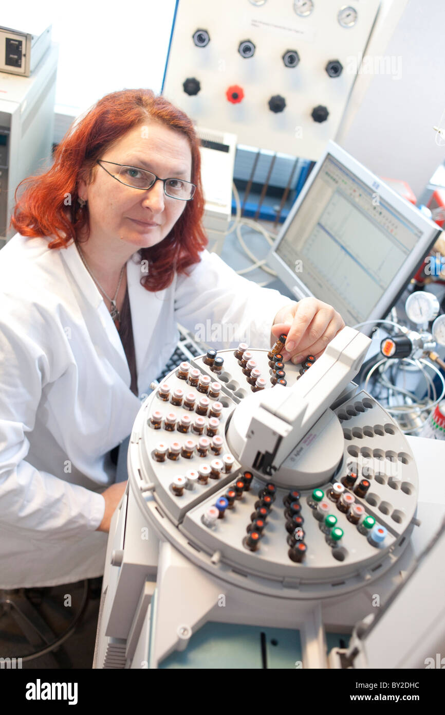 Lab benches hi-res stock photography and images - Alamy