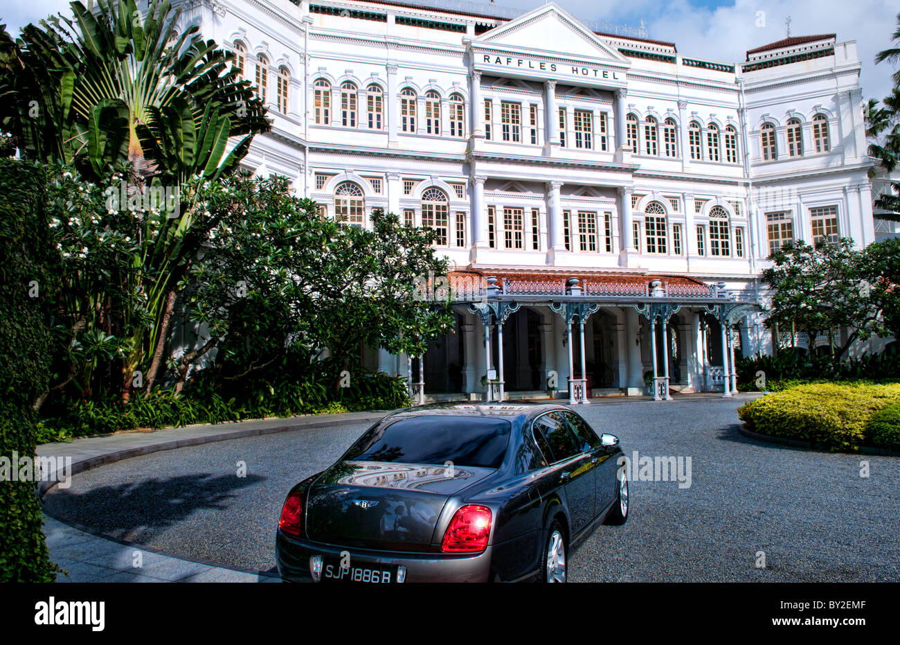 Singapore World Famous exclusive Raffles Hotel 1887 resort with Bentley ...