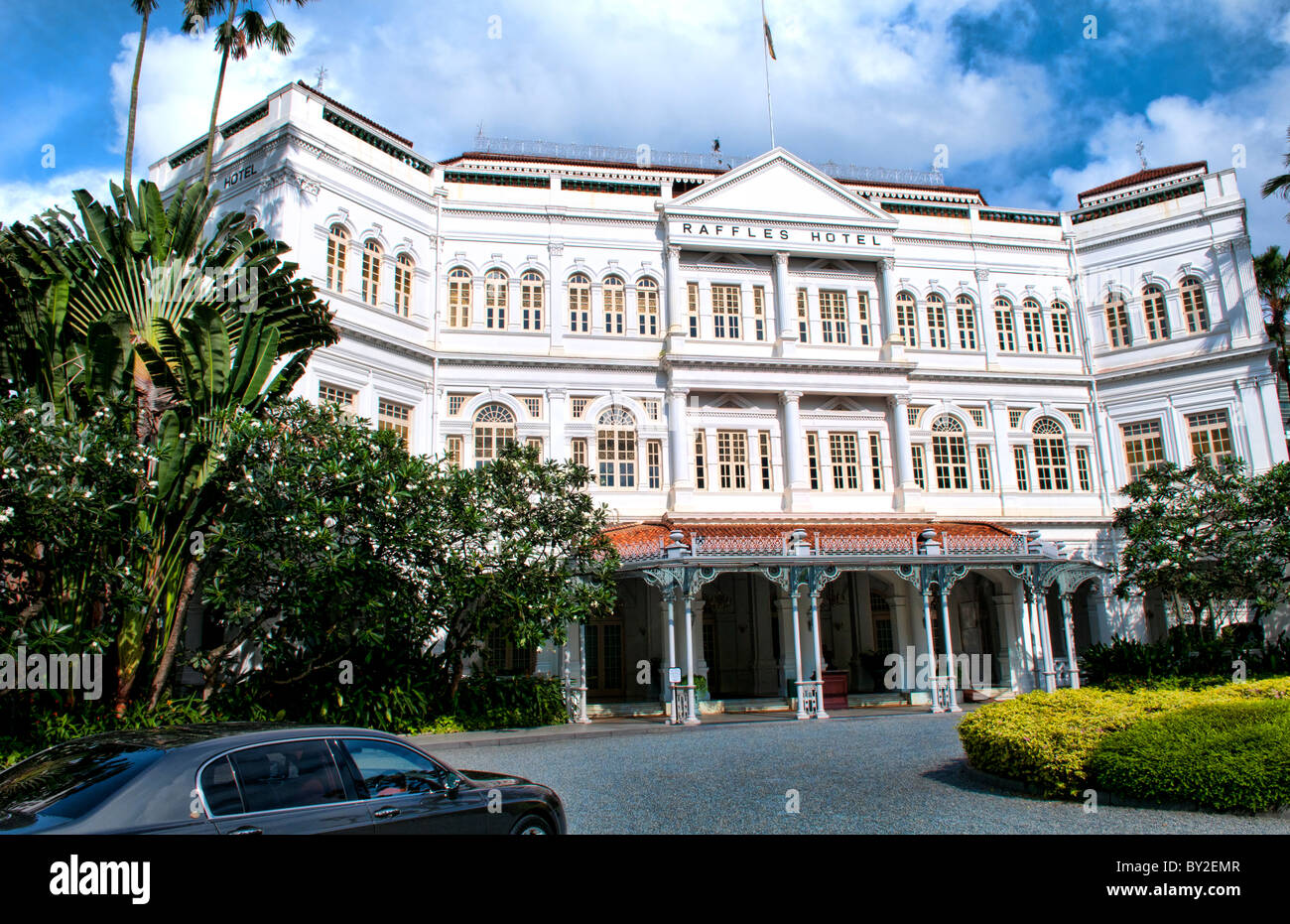 Singapore World Famous exclusive Raffles Hotel 1887 resort with Bentley ...