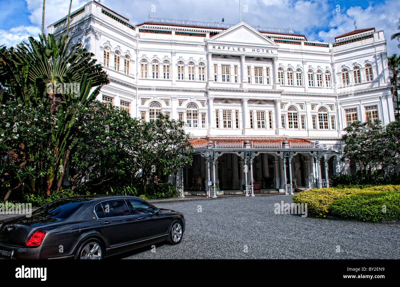 Singapore World Famous exclusive Raffles Hotel 1887 resort with Bentley ...