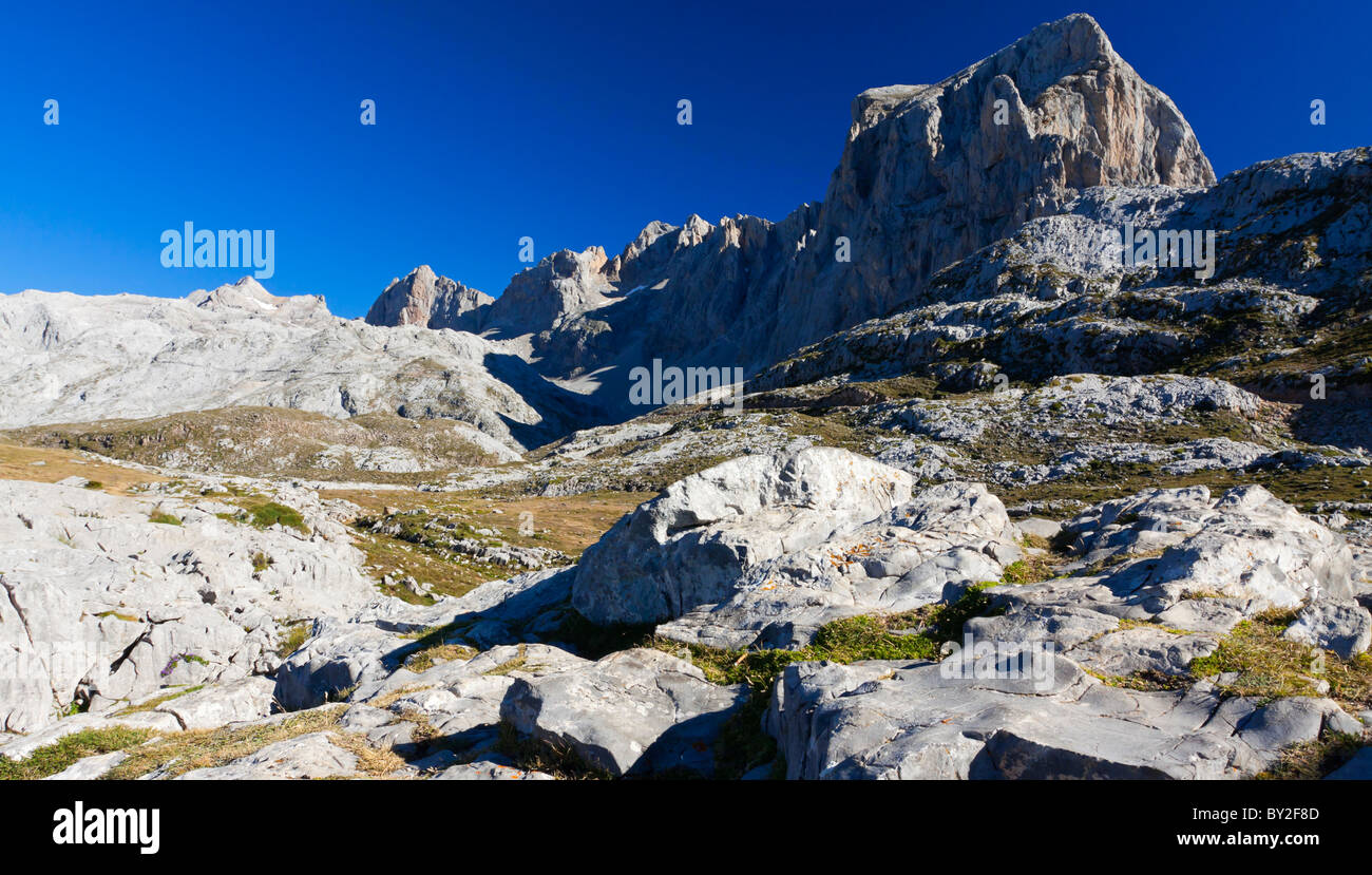 Limestone mountains at Fuente De in the Picos de Europa National Park ...