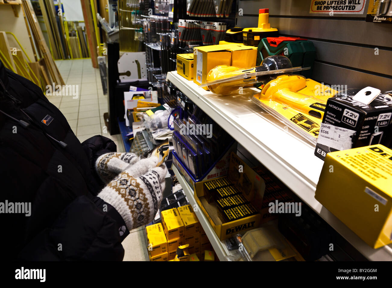 Shopping in a DIY store Stock Photo - Alamy