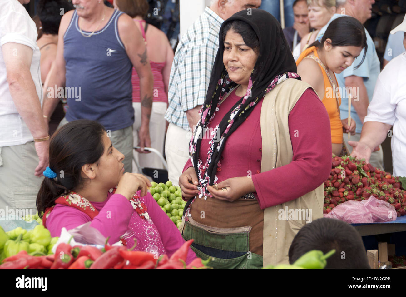OLD WOMEN TRADERS TALKING DIDIUM BAAZAR MARKET DIDIUM TURKEY DIDIUM ...