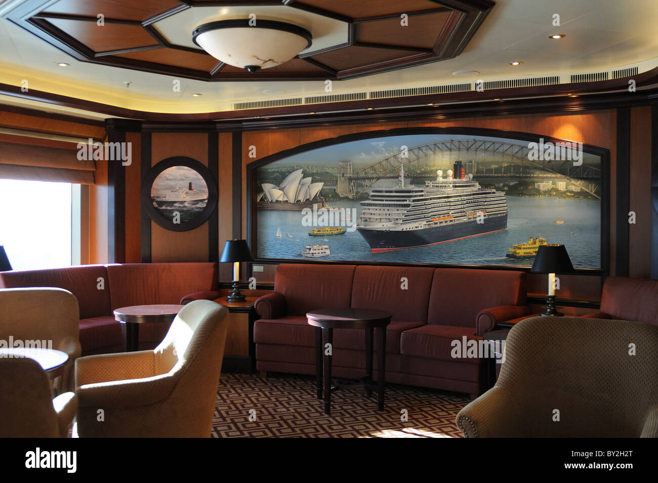 The Commodore Club aboard Cunard's newest ship, Queen Elizabeth. Jan ...