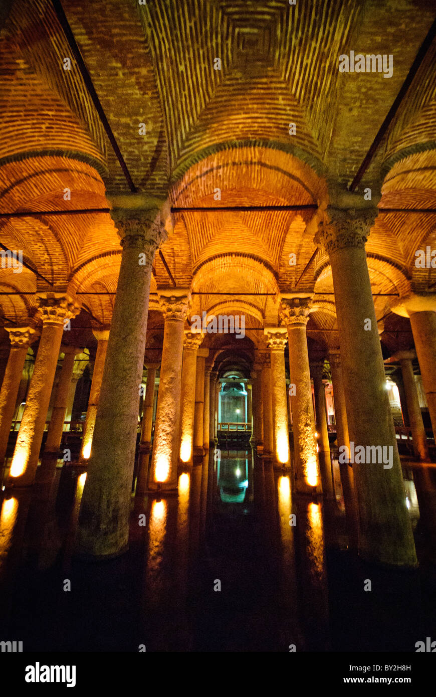 Basilica Cistern Istanbul Turkey // ISTANBUL, Turkey — The cistern ...