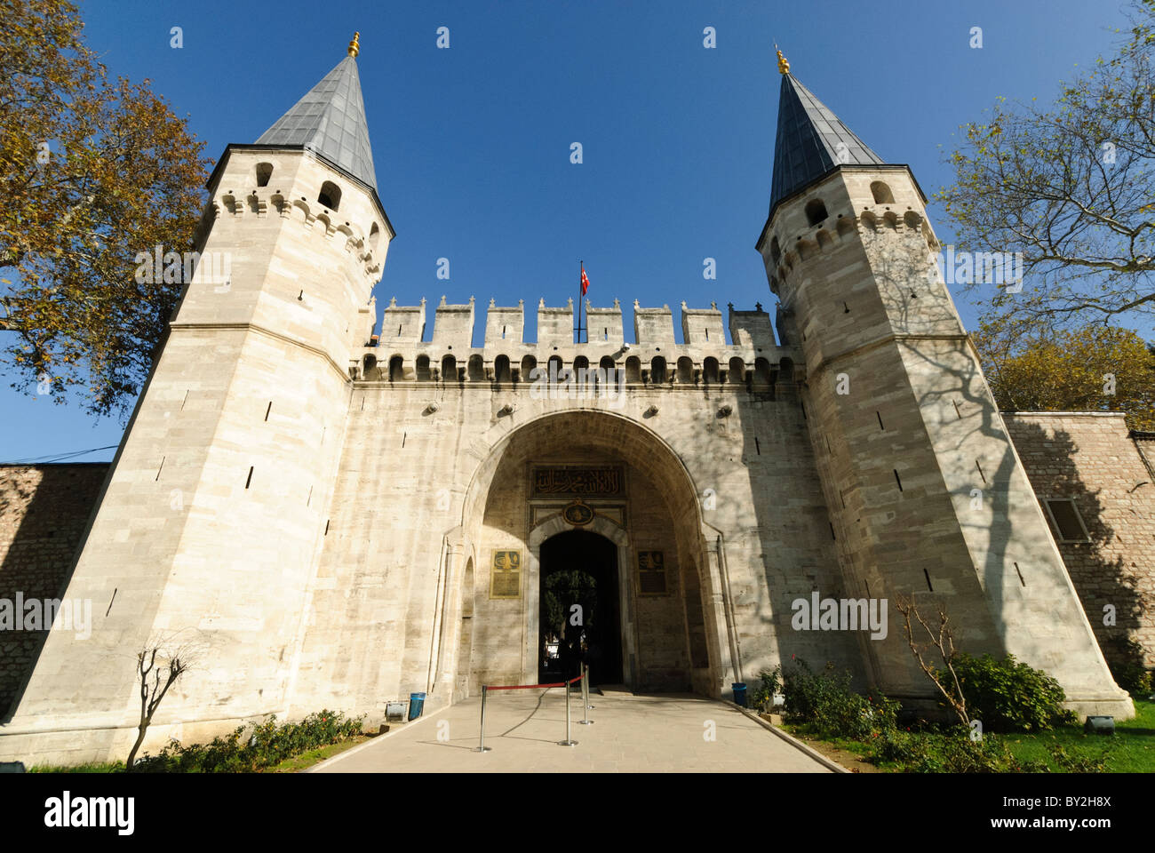 Topkapi imperial gate hi-res stock photography and images - Alamy