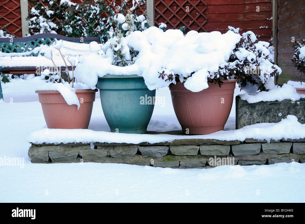 Pots of snow hi-res stock photography and images - Alamy