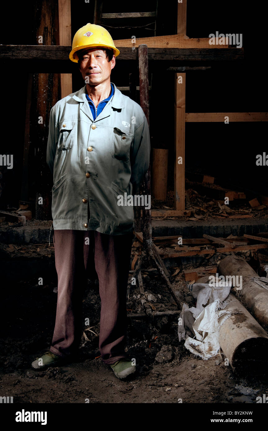 A chinese construction worker Stock Photo - Alamy