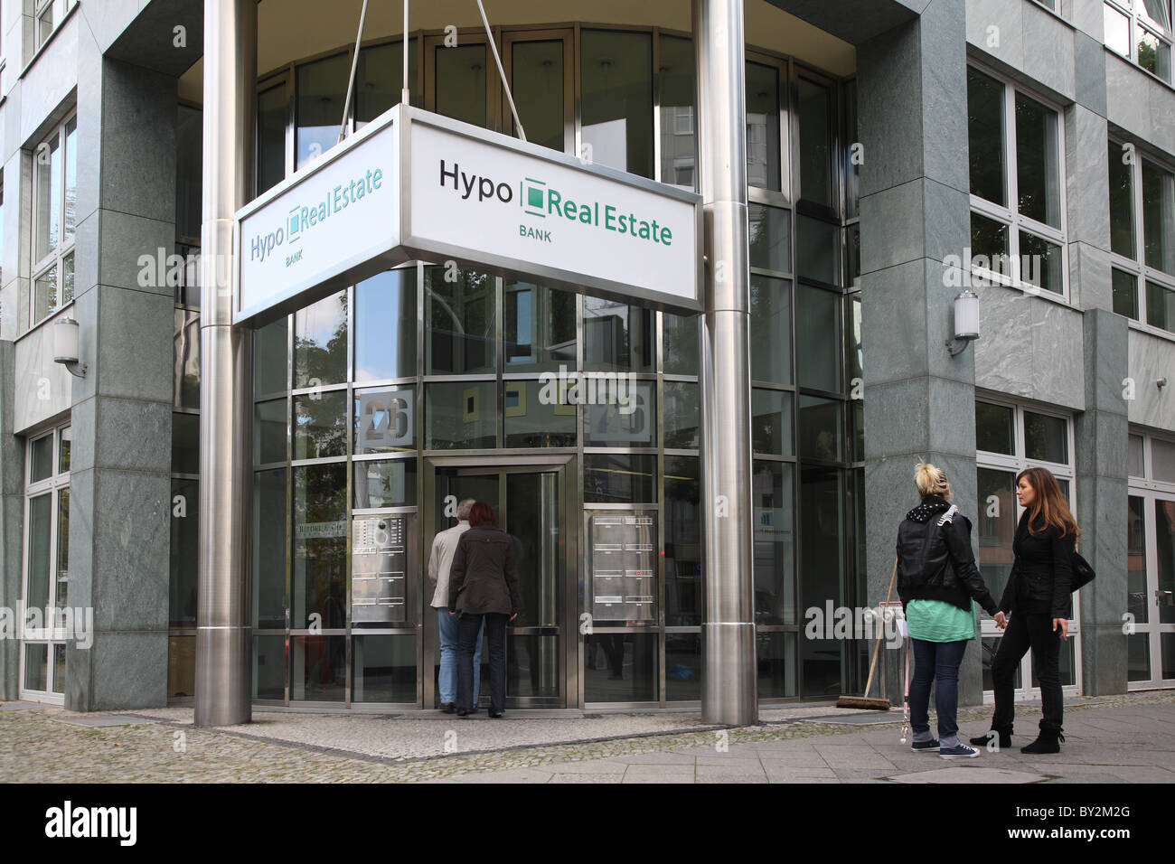 Real estate people logo hi-res stock photography and images - Alamy