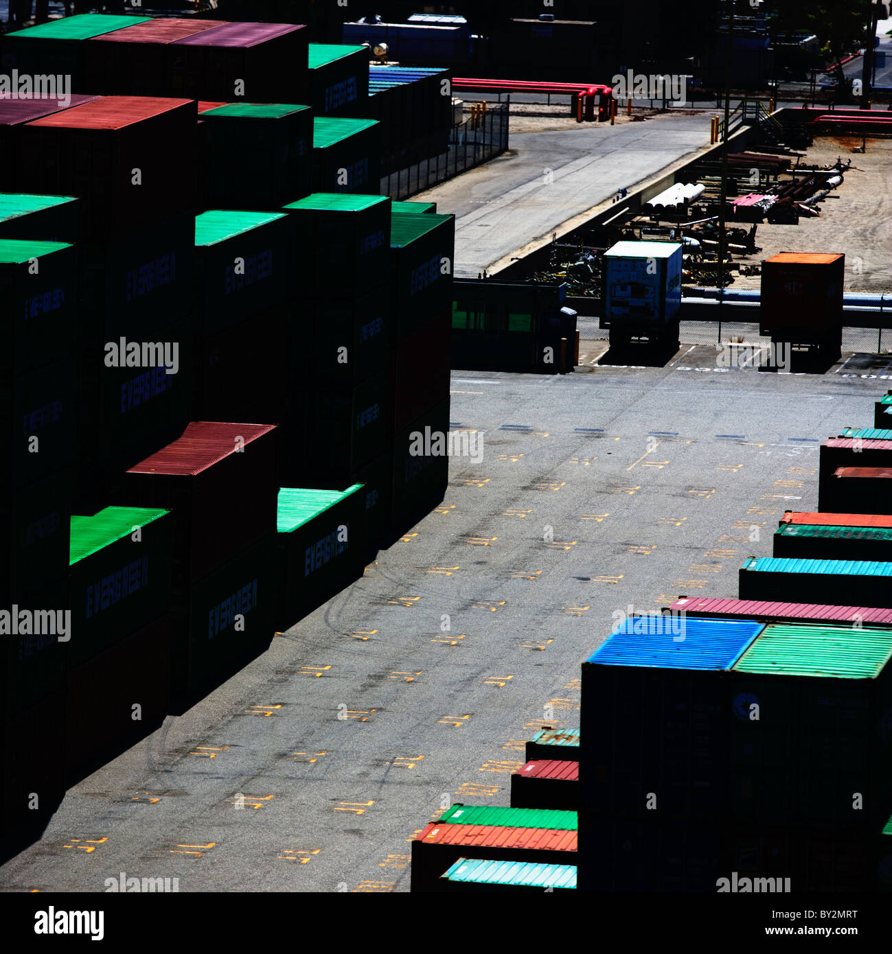 Long beach containers port hi-res stock photography and images - Alamy