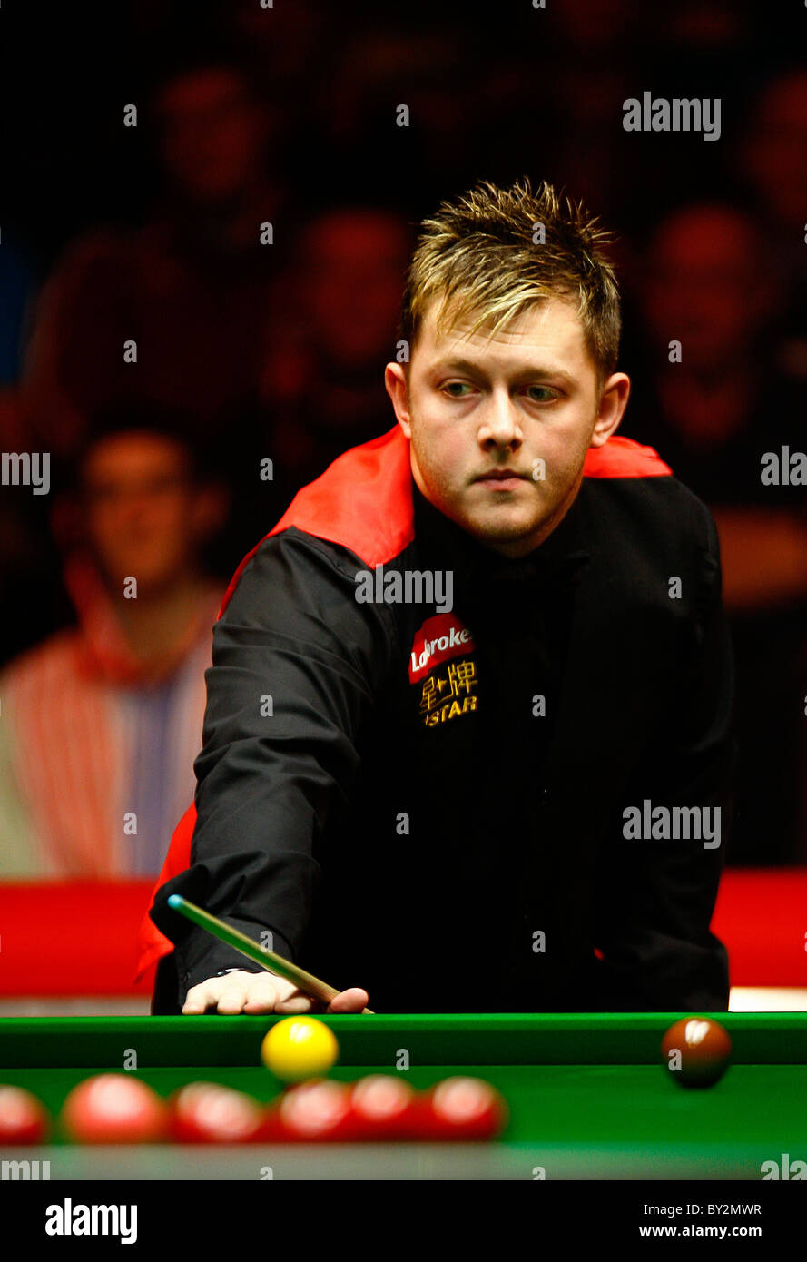 Mark Allen (NI) in action against Neil Stock Photo - Alamy