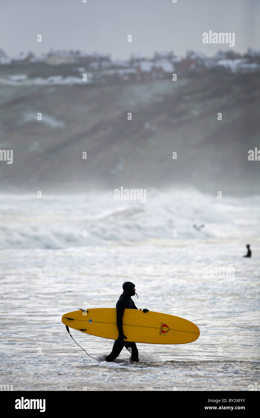 Uk cold water surfer hi-res stock photography and images - Alamy