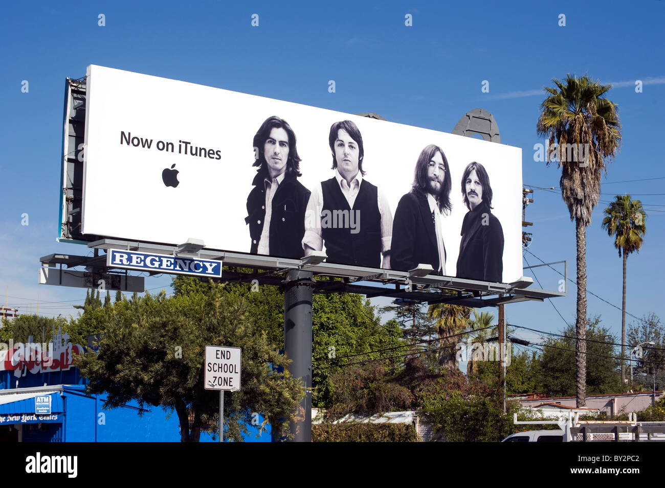 Apple billboard usa hi-res stock photography and images - Alamy