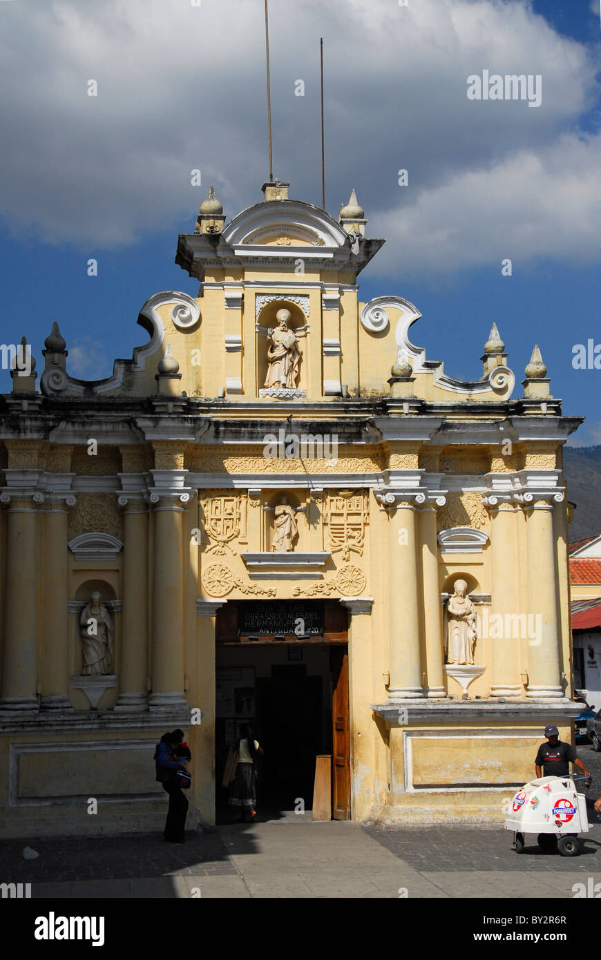 Church hermano pedro in antigua guatemala hi-res stock photography and ...