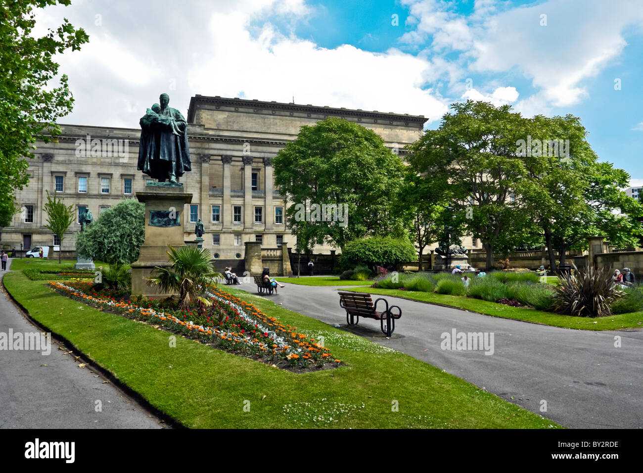 Statue to canon major thomas lester hi-res stock photography and images ...