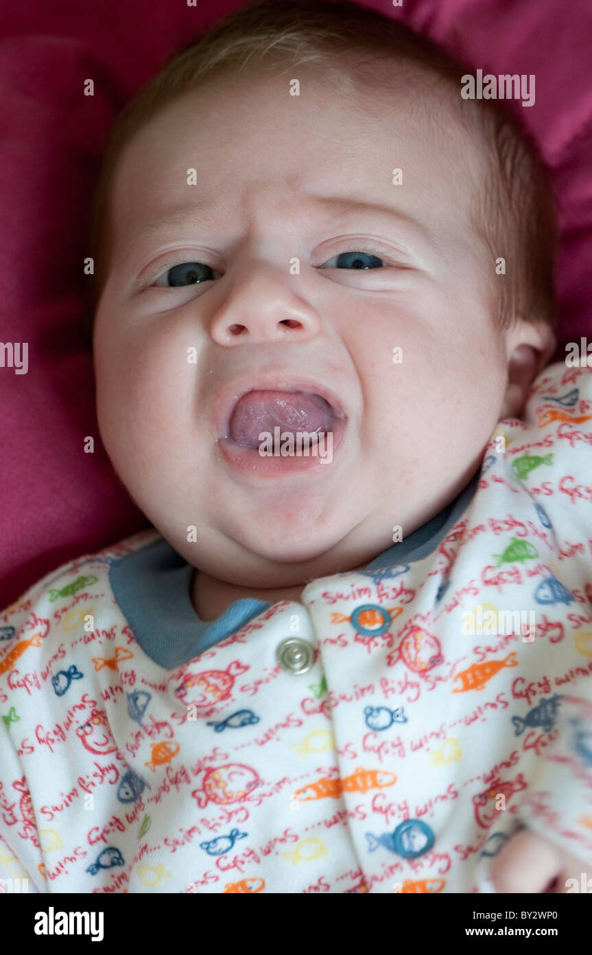 Five week old baby crying Stock Photo - Alamy