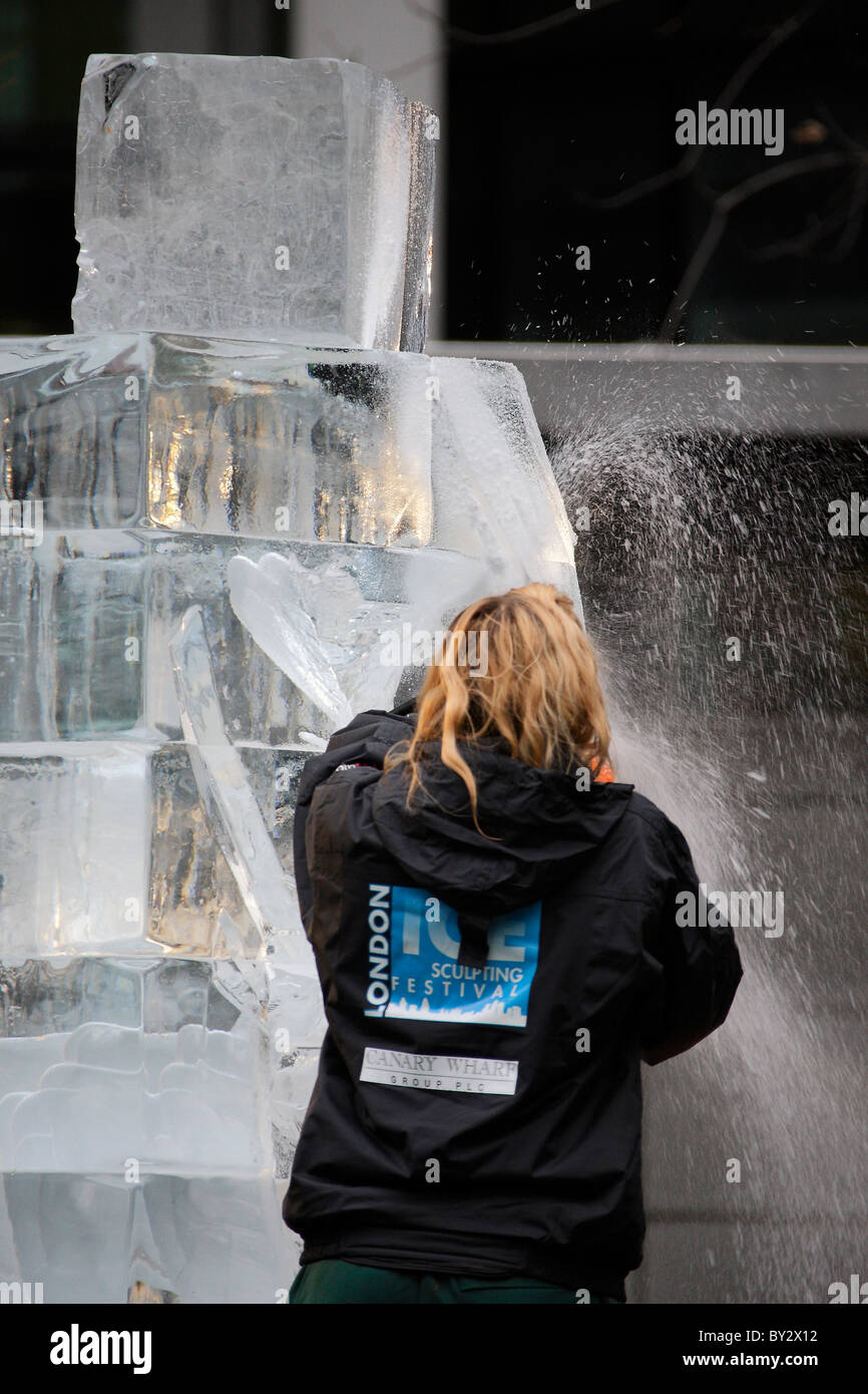 Cutting blocks of ice hi-res stock photography and images - Alamy