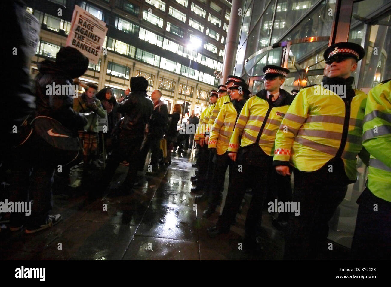Police guard RBS building in London Stock Photo - Alamy