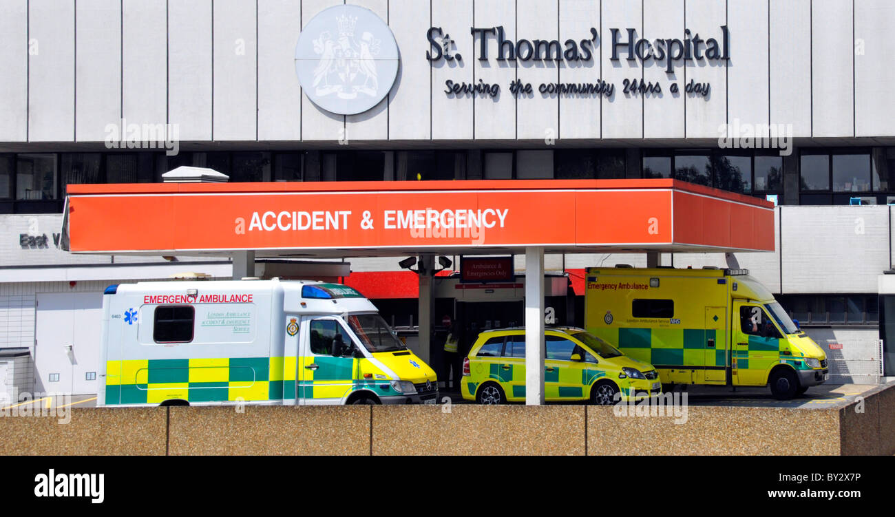 Ambulances at entrance for Accident & Emergency department Stock Photo ...