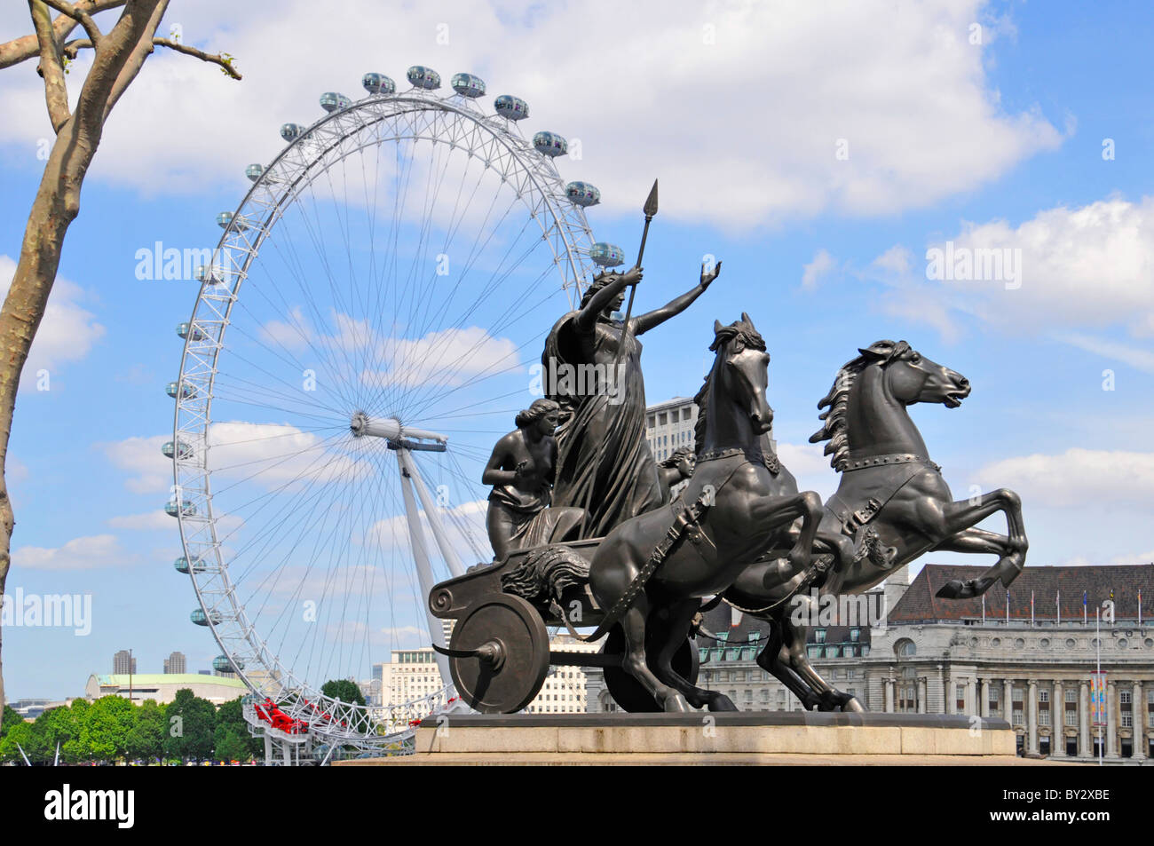 Boudica statue london hi-res stock photography and images - Alamy