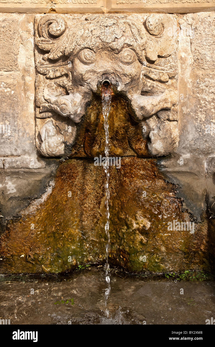Fountain rimondi High Resolution Stock Photography and Images - Alamy