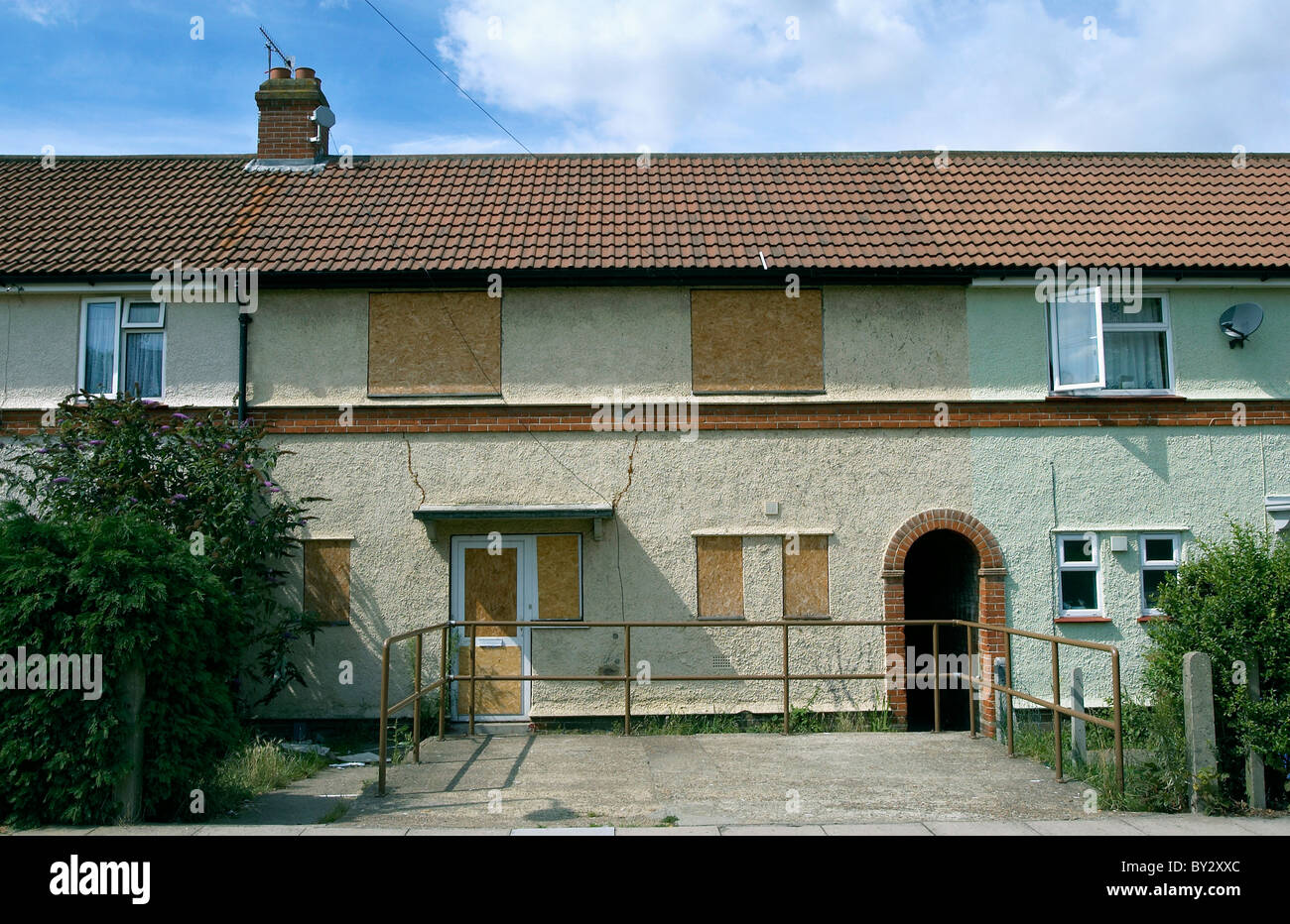 Pre war housing hi-res stock photography and images - Alamy