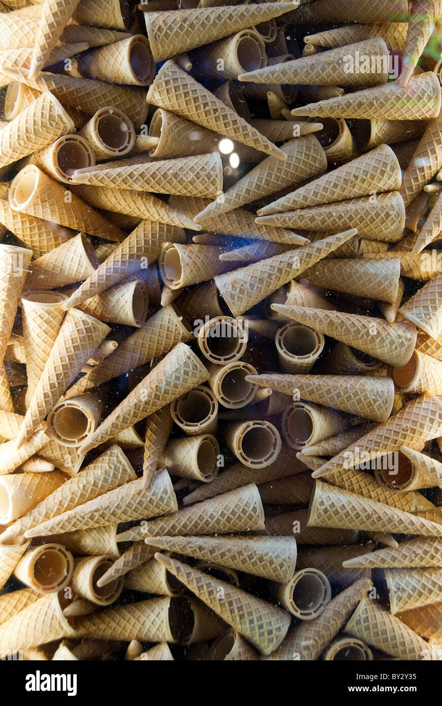 Icecream cone cones hi-res stock photography and images - Alamy