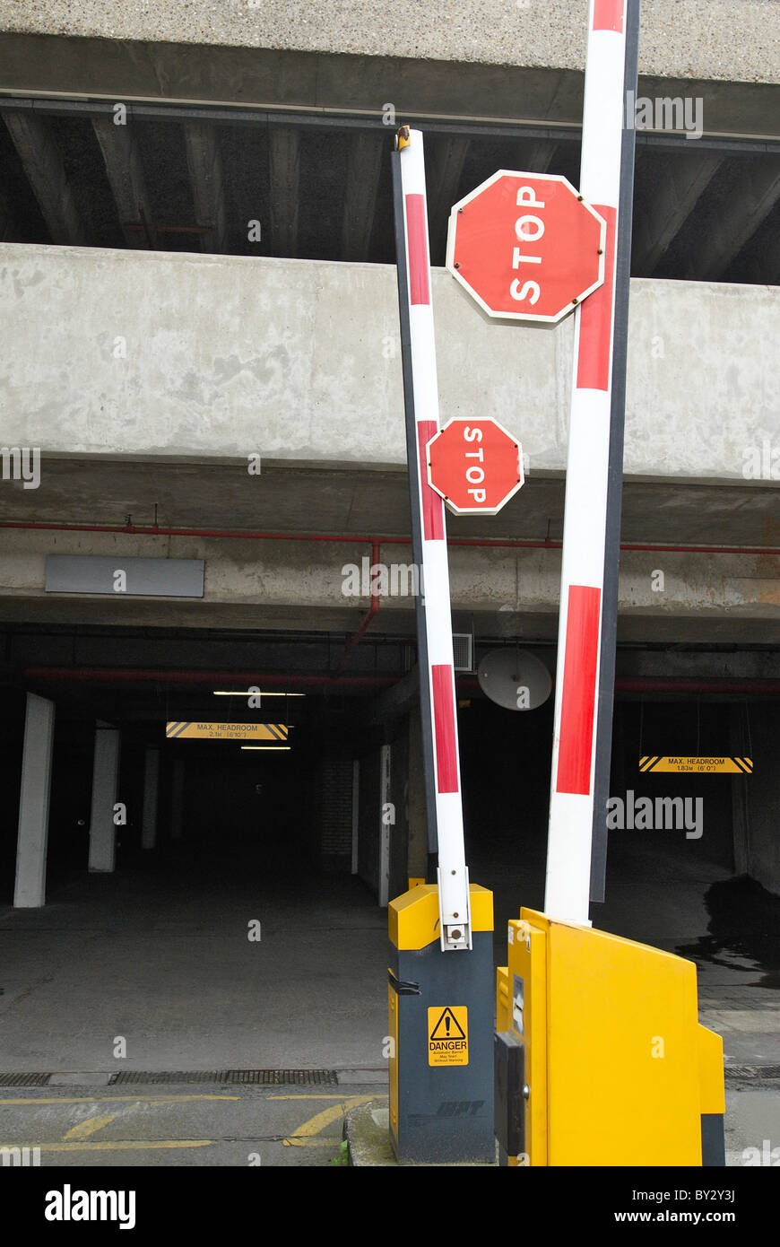 Open gate car hi-res stock photography and images - Alamy