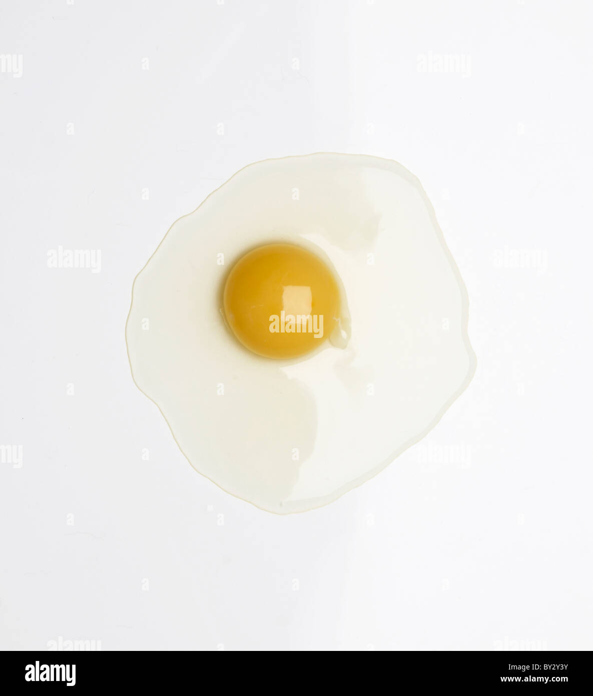 Egg yolk drop hi-res stock photography and images - Alamy