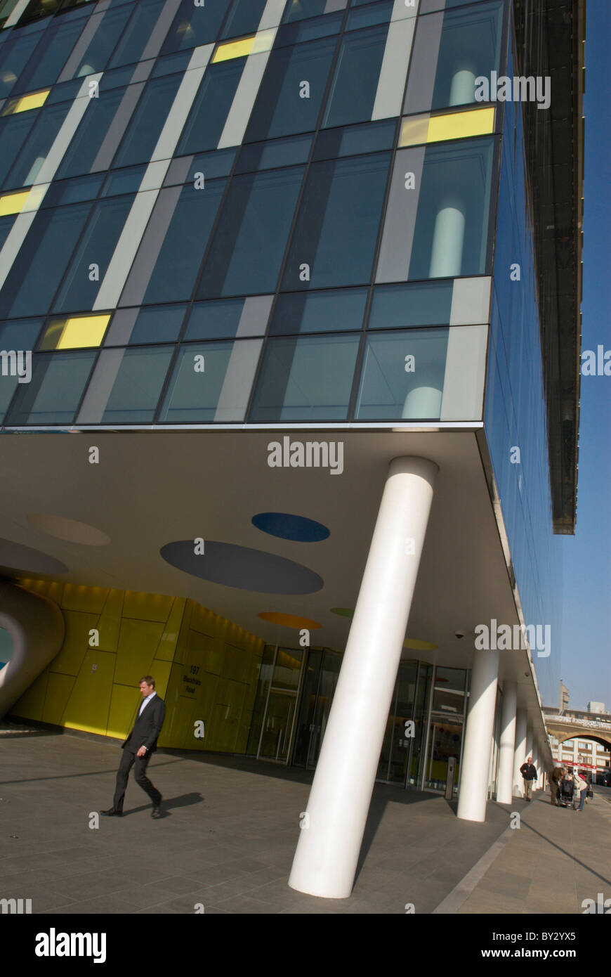 Businessmen london low angle hi-res stock photography and images - Alamy