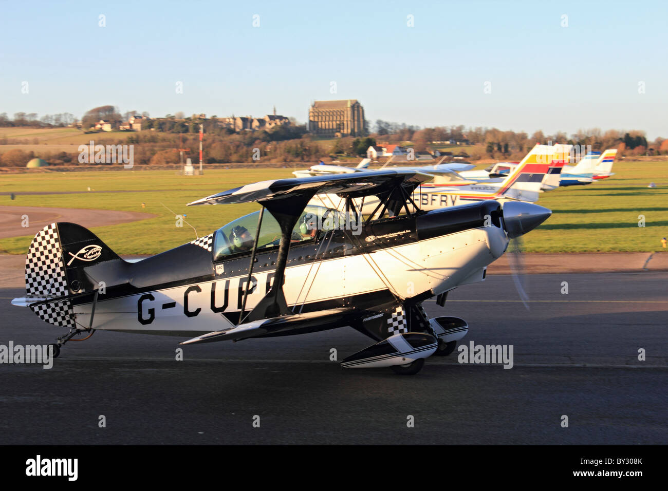Aircraft shoreham airfield hi-res stock photography and images - Alamy