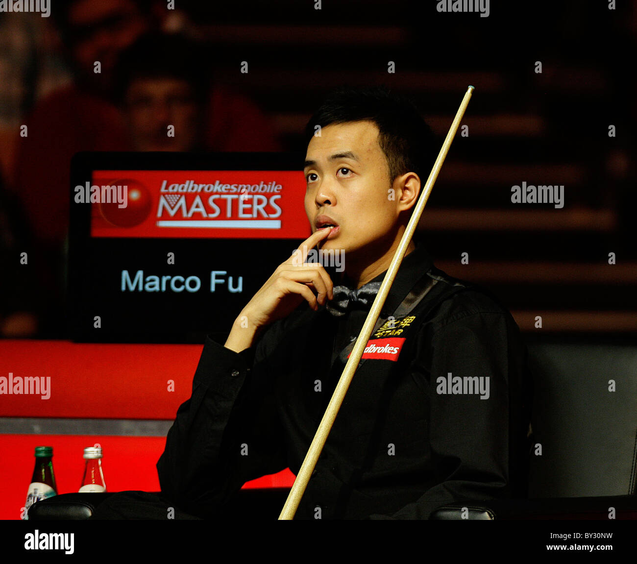 Masters Snooker 2010 : Marco Fu (HK) in action against Mark Allen (NI ...
