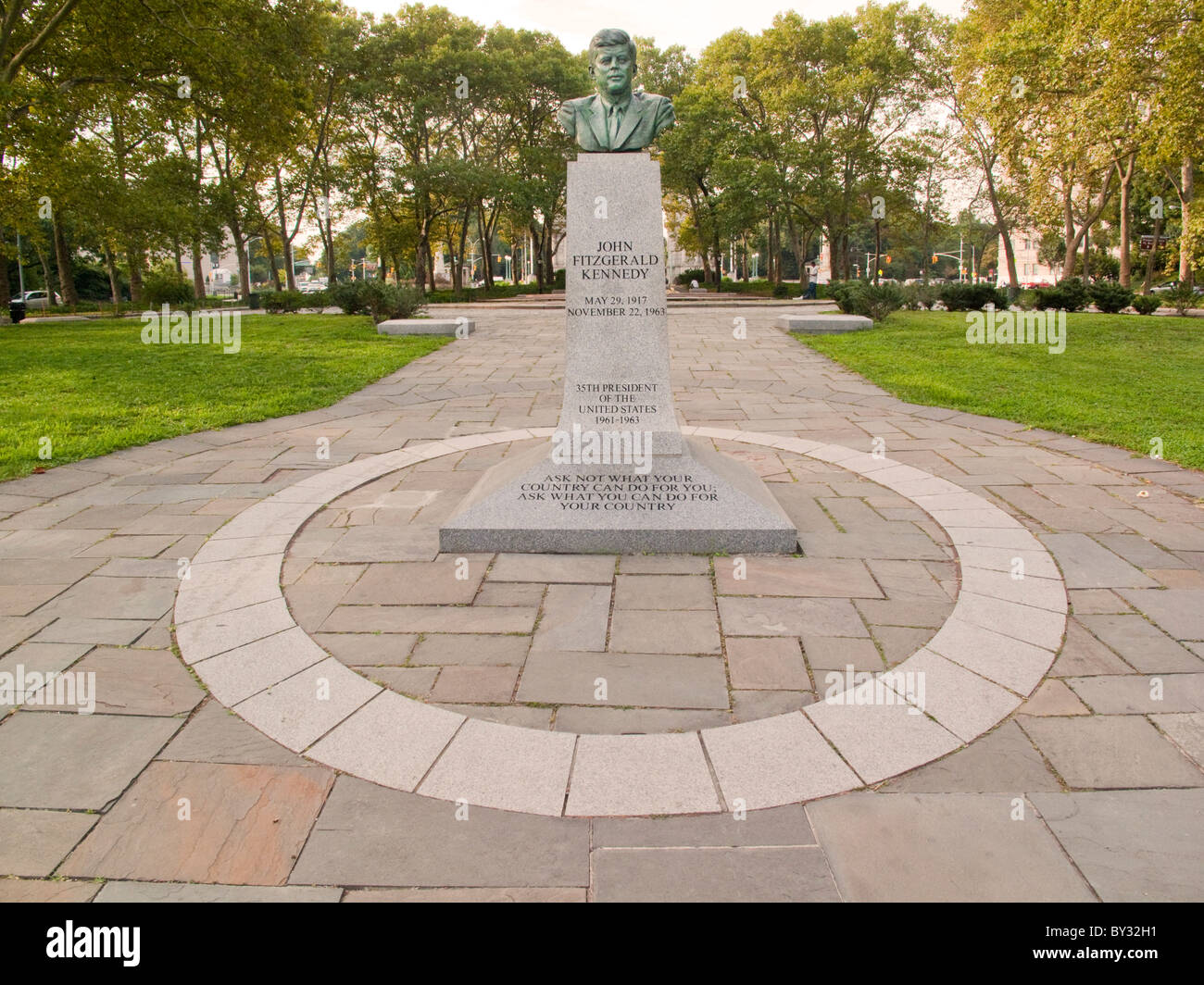 John F Kennedy Statue Grand Army Plaza Brooklyn NY Stock Photo - Alamy