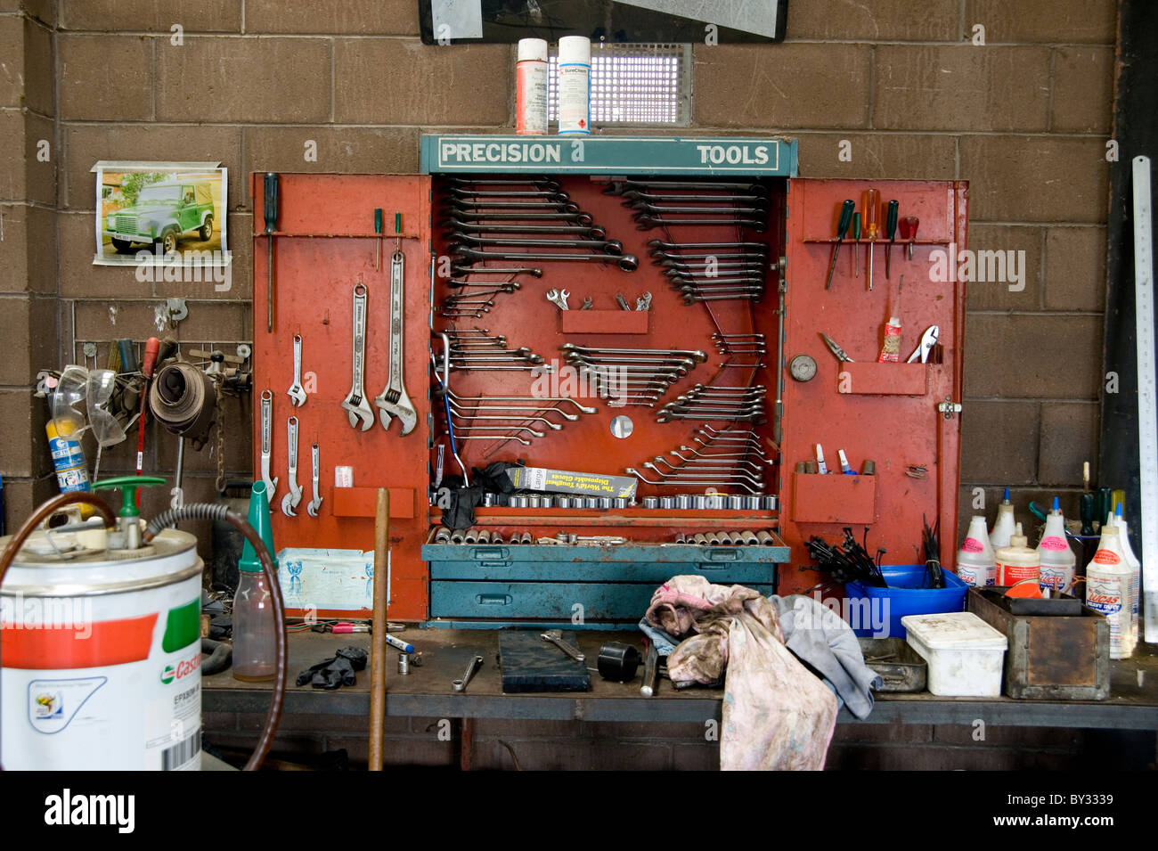 Untidy messy work shed hi-res stock photography and images - Alamy