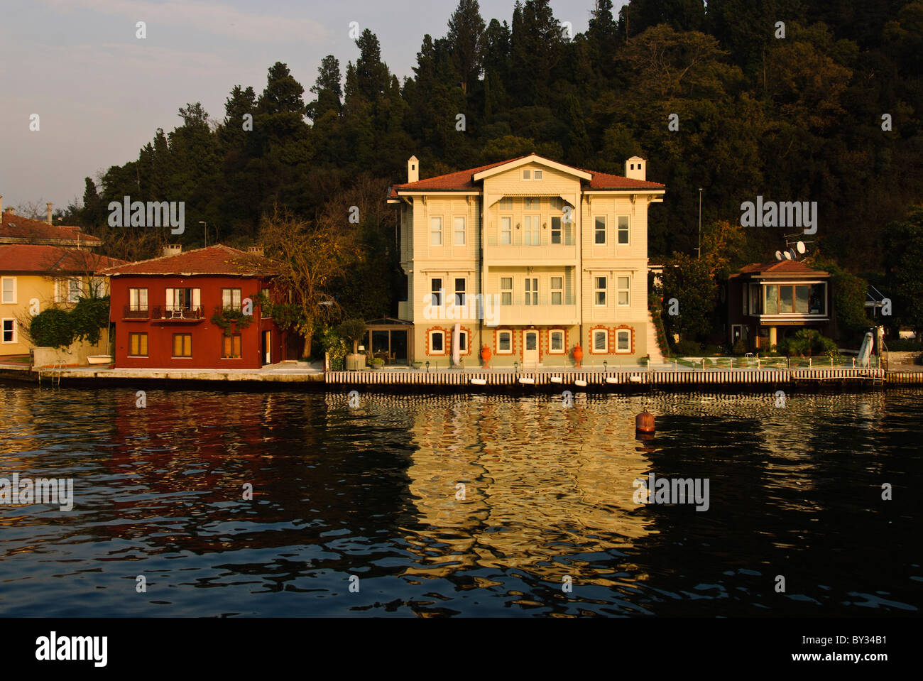 Bosphorus waterfront view featuring hi-res stock photography and images ...