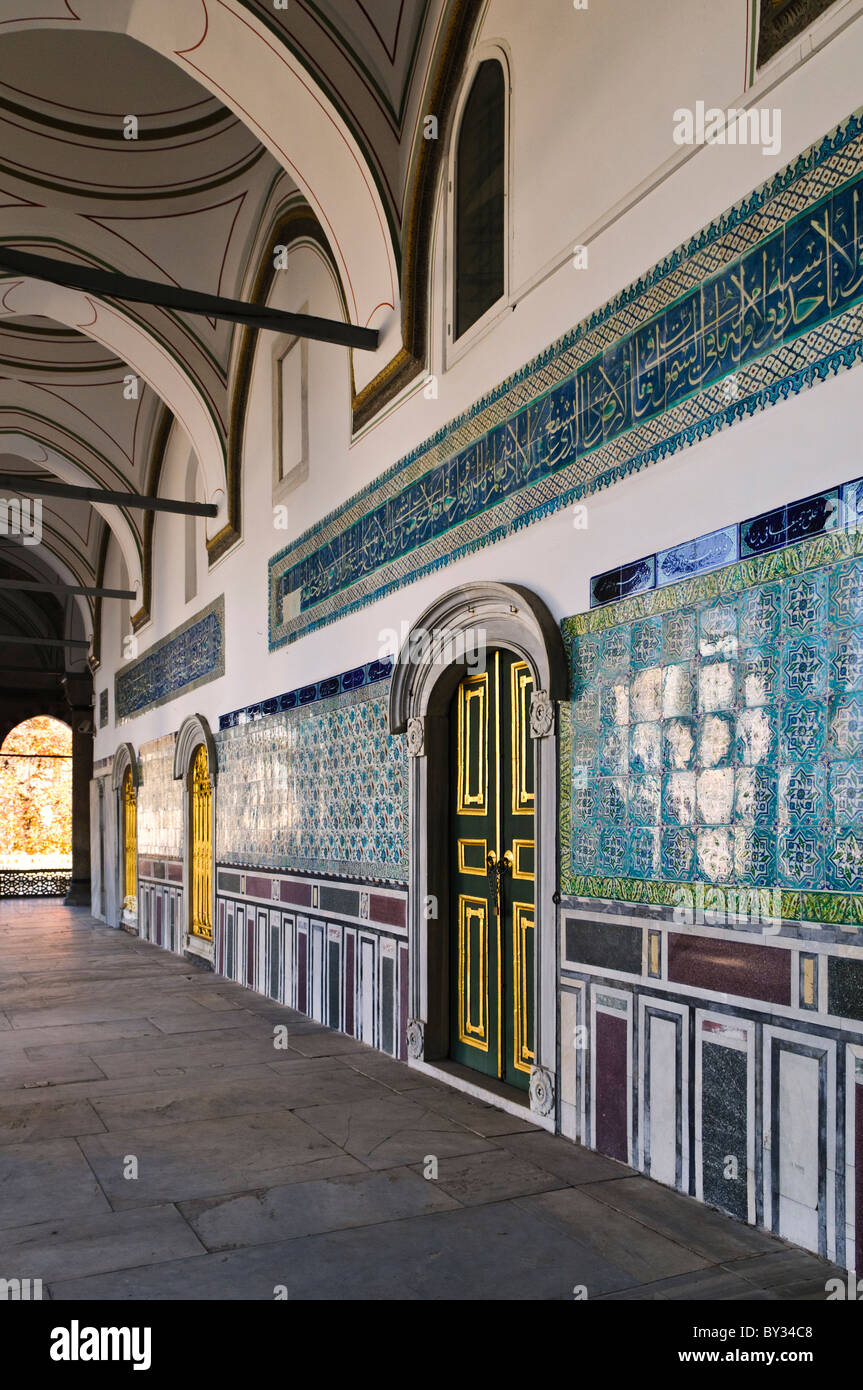 Topkapi Palace Harem Decorations Istanbul // ISTANBUL, Turkey — Harem ...