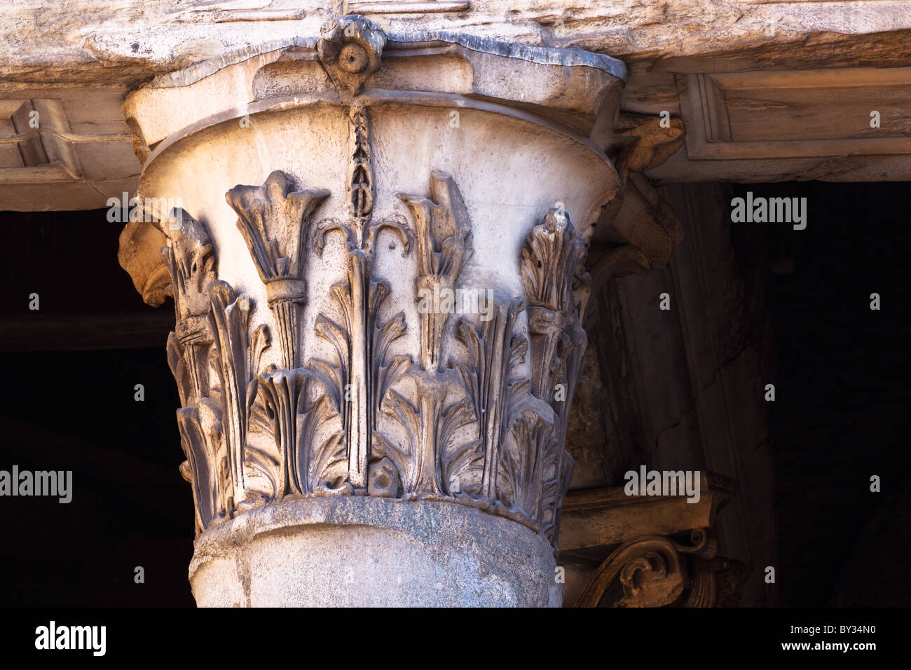 Corinthian column hi-res stock photography and images - Alamy