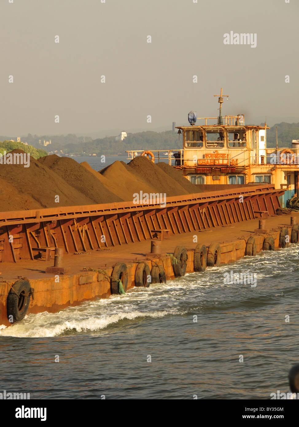 Iron ore barge hi-res stock photography and images - Alamy
