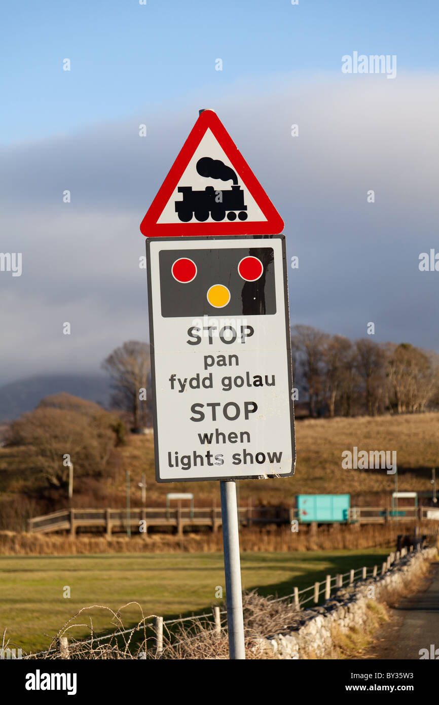 Welsh road sign hi-res stock photography and images - Alamy