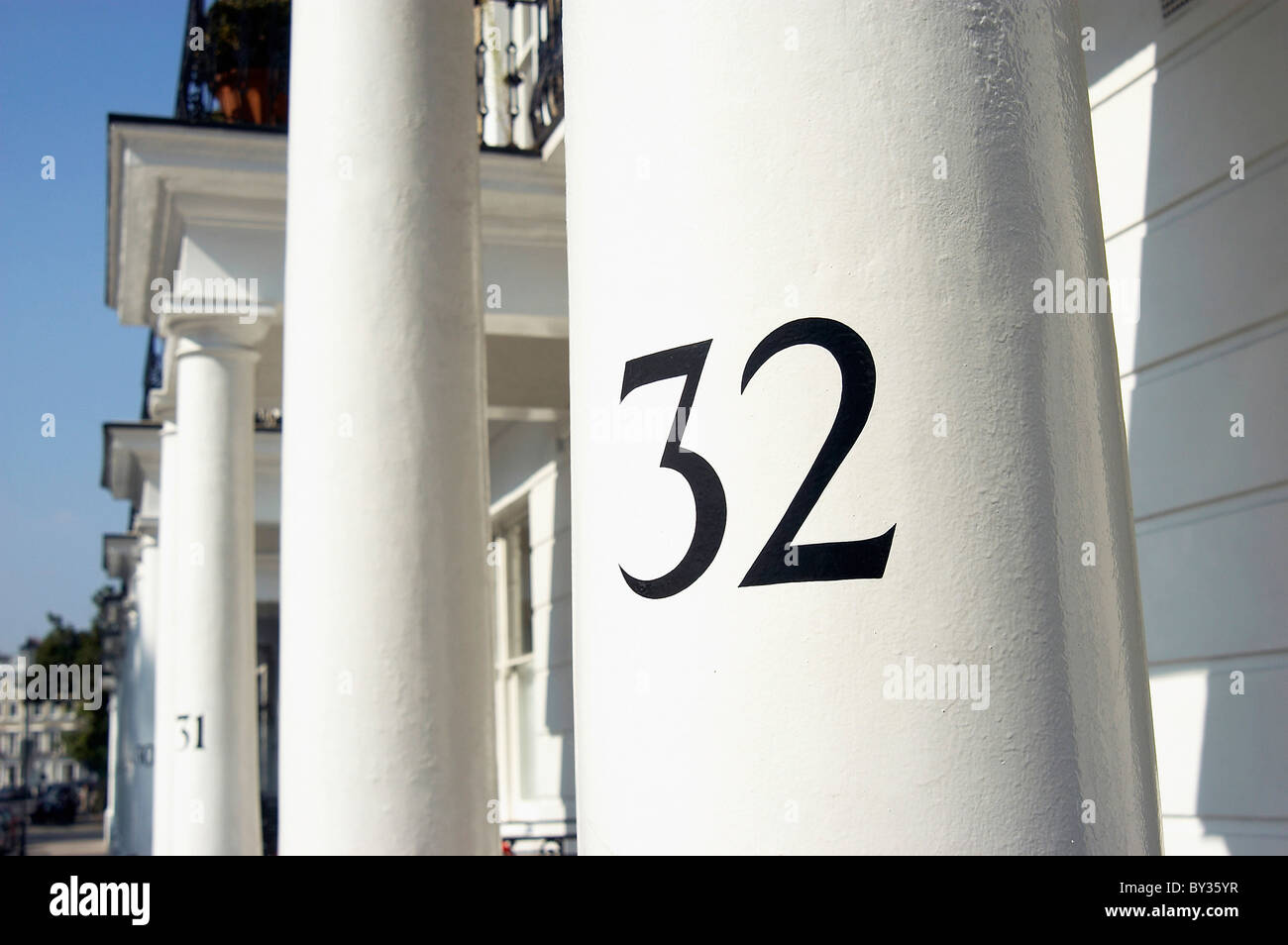House street numbers hi-res stock photography and images - Alamy