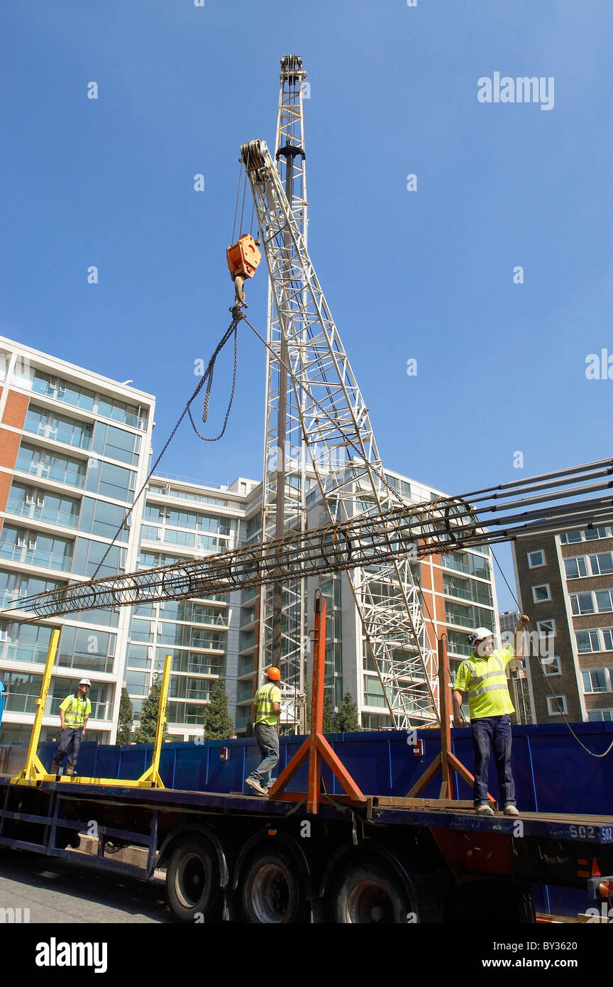 Lifting the load hi-res stock photography and images - Alamy