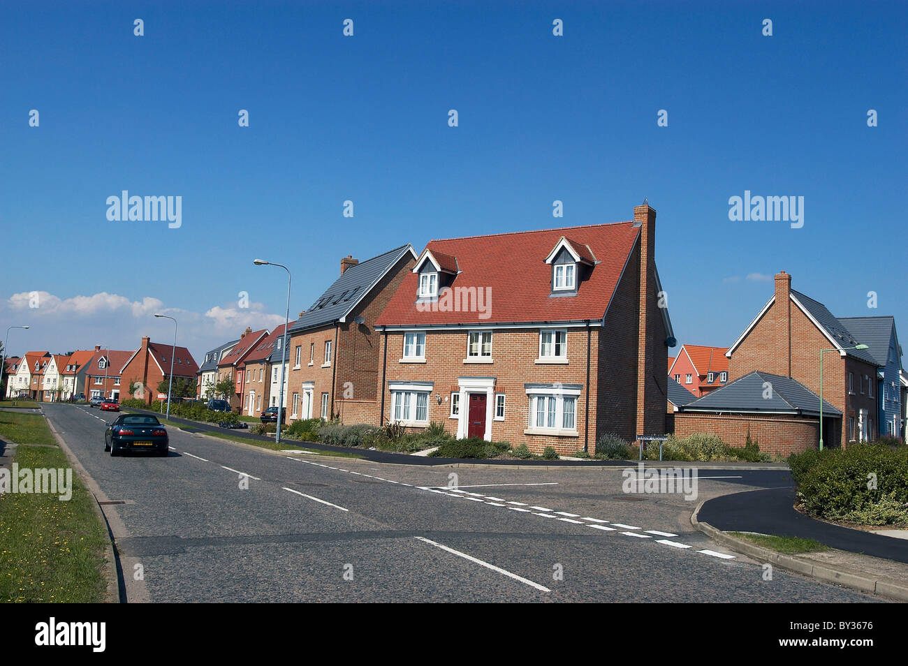 Modern housing england street community hi-res stock photography and ...