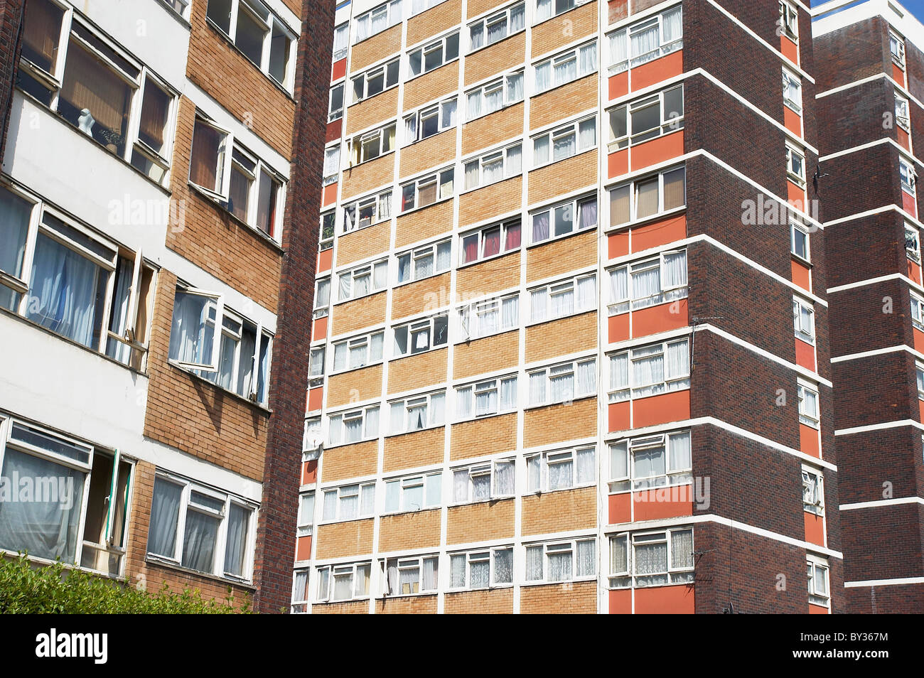 Concrete blocks east london hi-res stock photography and images - Alamy