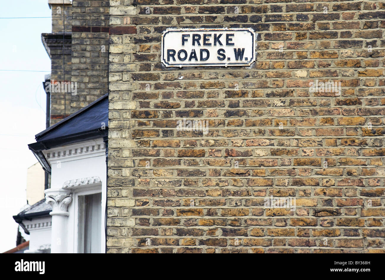 Blind brick wall on the side of a semi detached Victorian house Stock ...