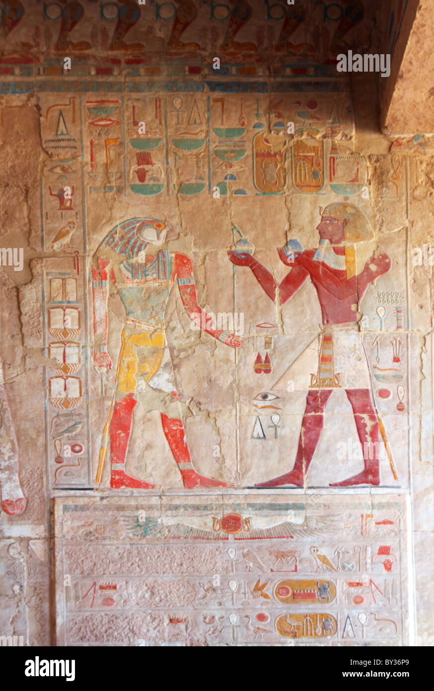 ancient egypt color images on wall in luxor Stock Photo - Alamy