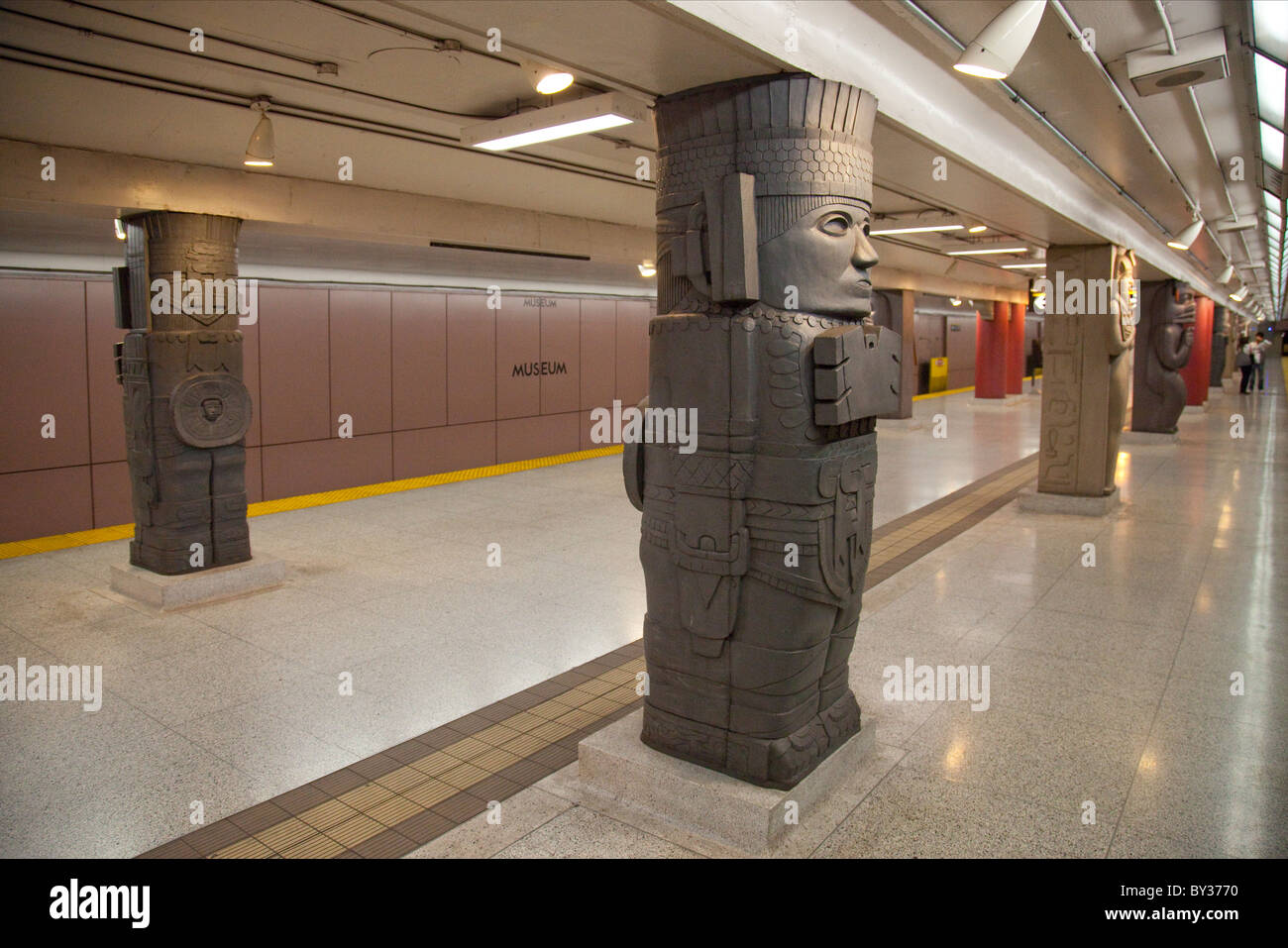 Museum station stop Toronto Subway Ontario Canada Stock Photo - Alamy