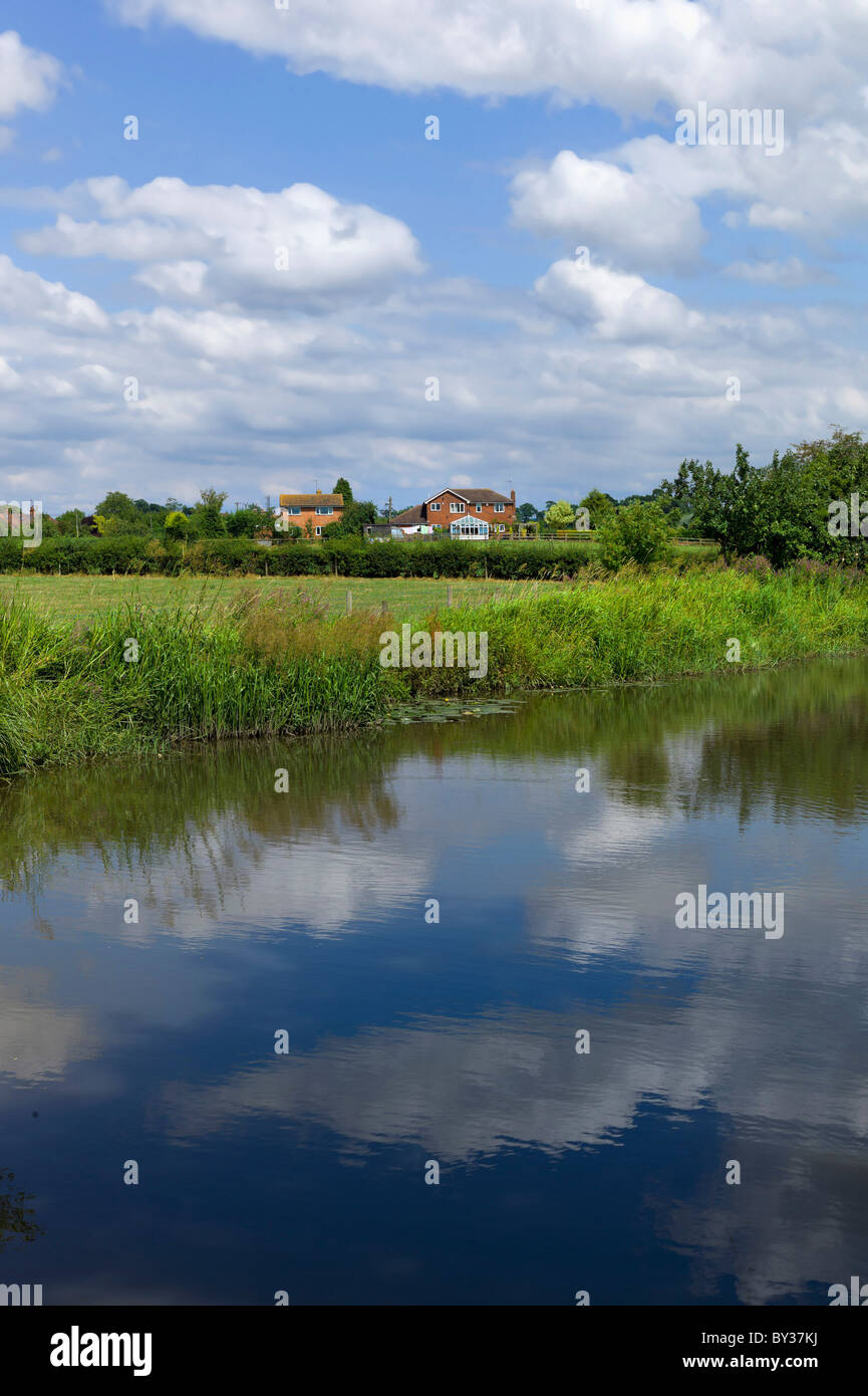 worcester and birmingham canal stoke prior worcestershire Stock Photo ...