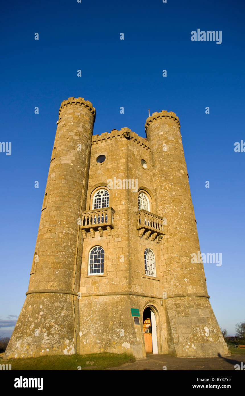 broadway tower country park cotswolds Stock Photo - Alamy